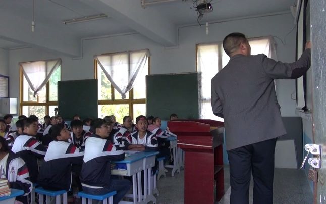 ...下册数学《已知三点确定二次函数的表达式》优质课教学视频,贵州省