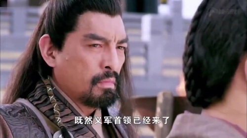 隋唐演义:秦琼拜山被瓦岗寨看不起,惹怒罗士信,银枪大杀四方