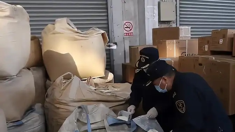 深圳宝安机场海关竟查获大量无证人造石墨制品,究竟为何