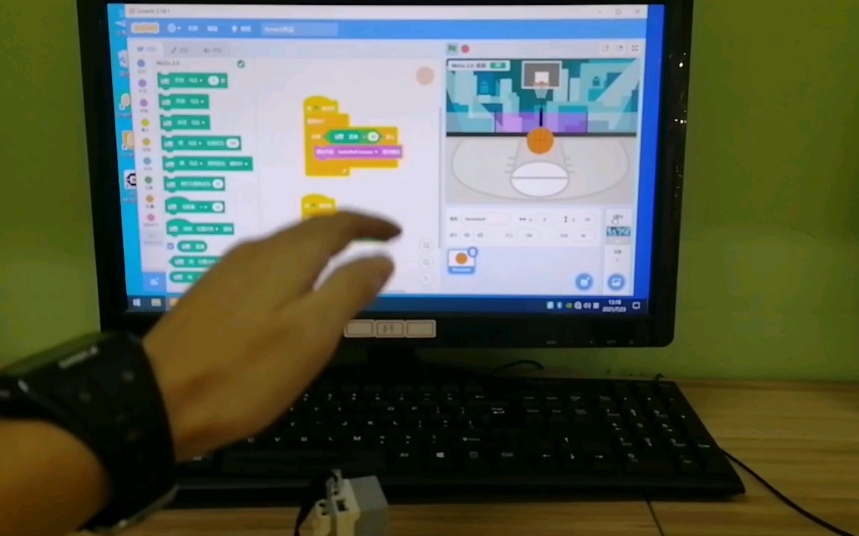 【Scratch+WeDo课程】我爱篮球