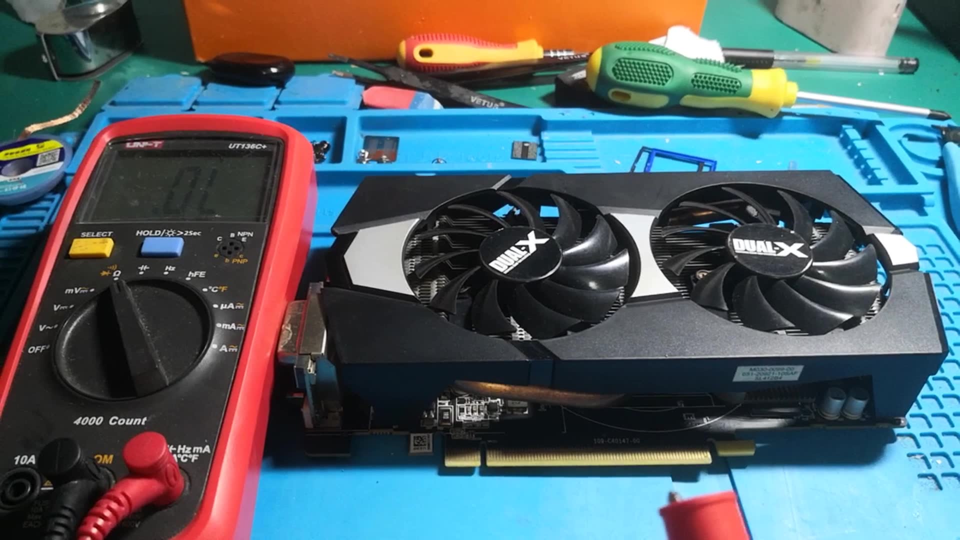 蓝宝石7850显卡不显示维修,多重故障无情翻车。