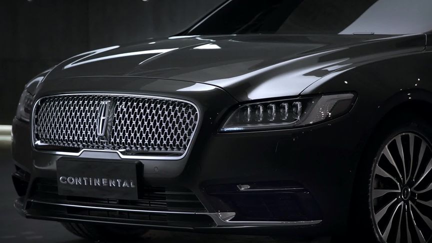 精英的选择,一切尽在掌控。自动泊车你喜欢吗?#林肯大陆