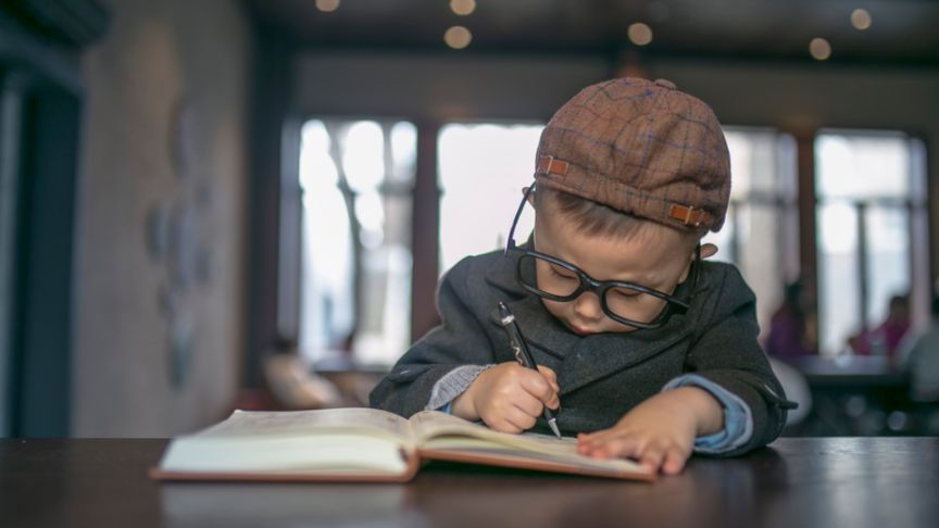 关于小儿多动症的康复治疗,家长日常的做法更重要