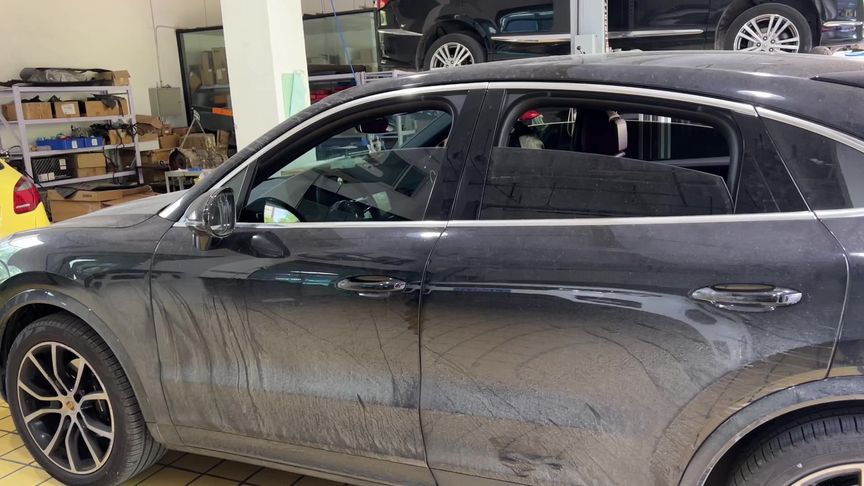 2022款卡宴,原厂隐藏激活一键升窗#青岛保时捷专修