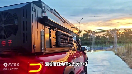 越野炮房车高配空间表现,双拓展皮卡背驮房箱旅行露营车柚子房车