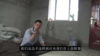 师傅演示怎么使用玻璃刀,厚薄的瓷砖都轻松切开