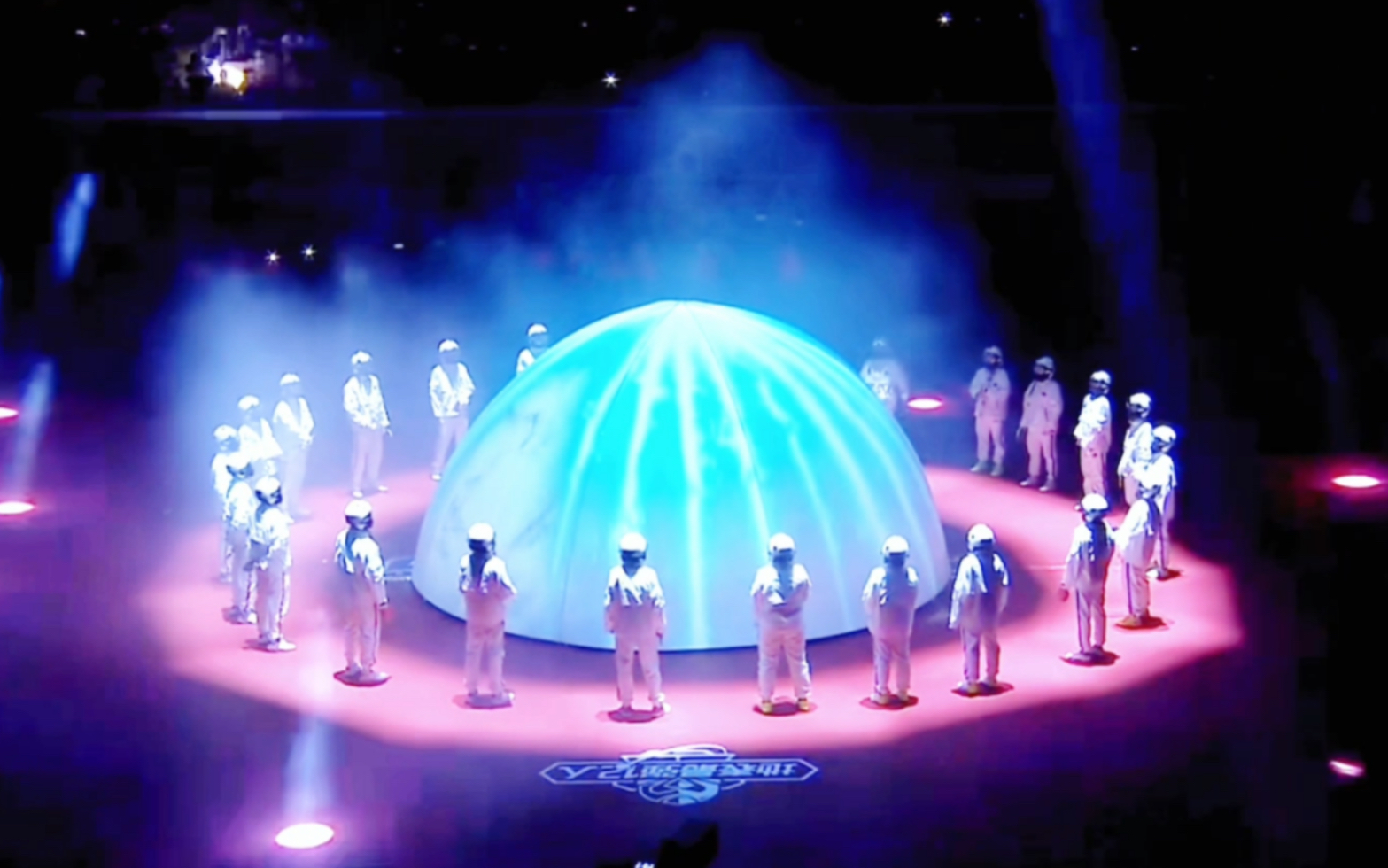 好喜欢2019地表最强12人的开幕式 科技感十足啊 视频里剪辑的运动员...