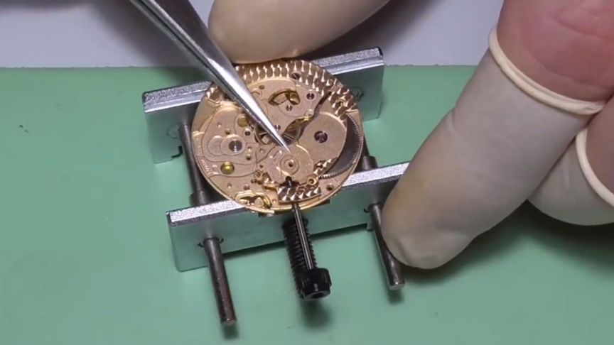 修复保养机械表,师傅手艺精湛,修复后手表焕然一新