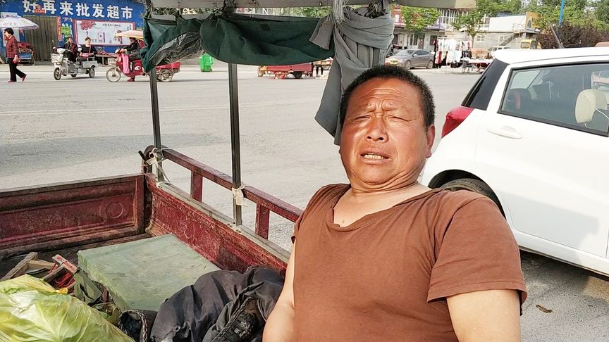 农村的残疾人补贴有多少钱?有二级残疾证的大叔告诉你数字,多吗