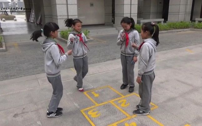 民间游戏-跳房子