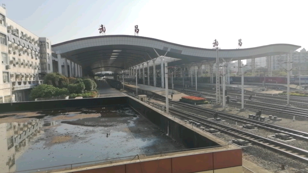 T96次列车的车底回送+Z335次列车出武昌站