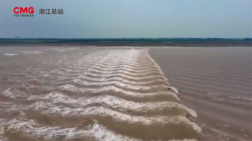 震撼!钱塘江各式大潮场面壮观