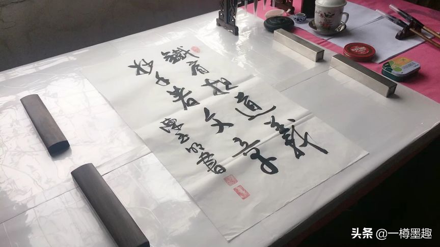 在抗疫一线的医护人员,以国家和人民为己任的献身精神值得讴歌!