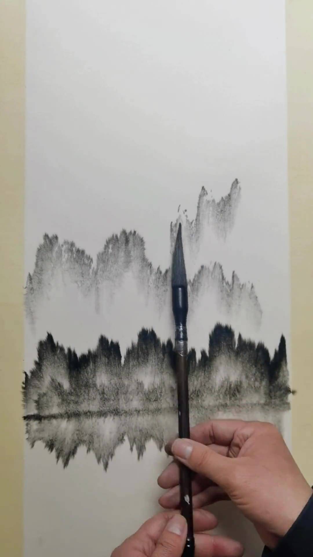 今天特地找到这个照片来学着画画