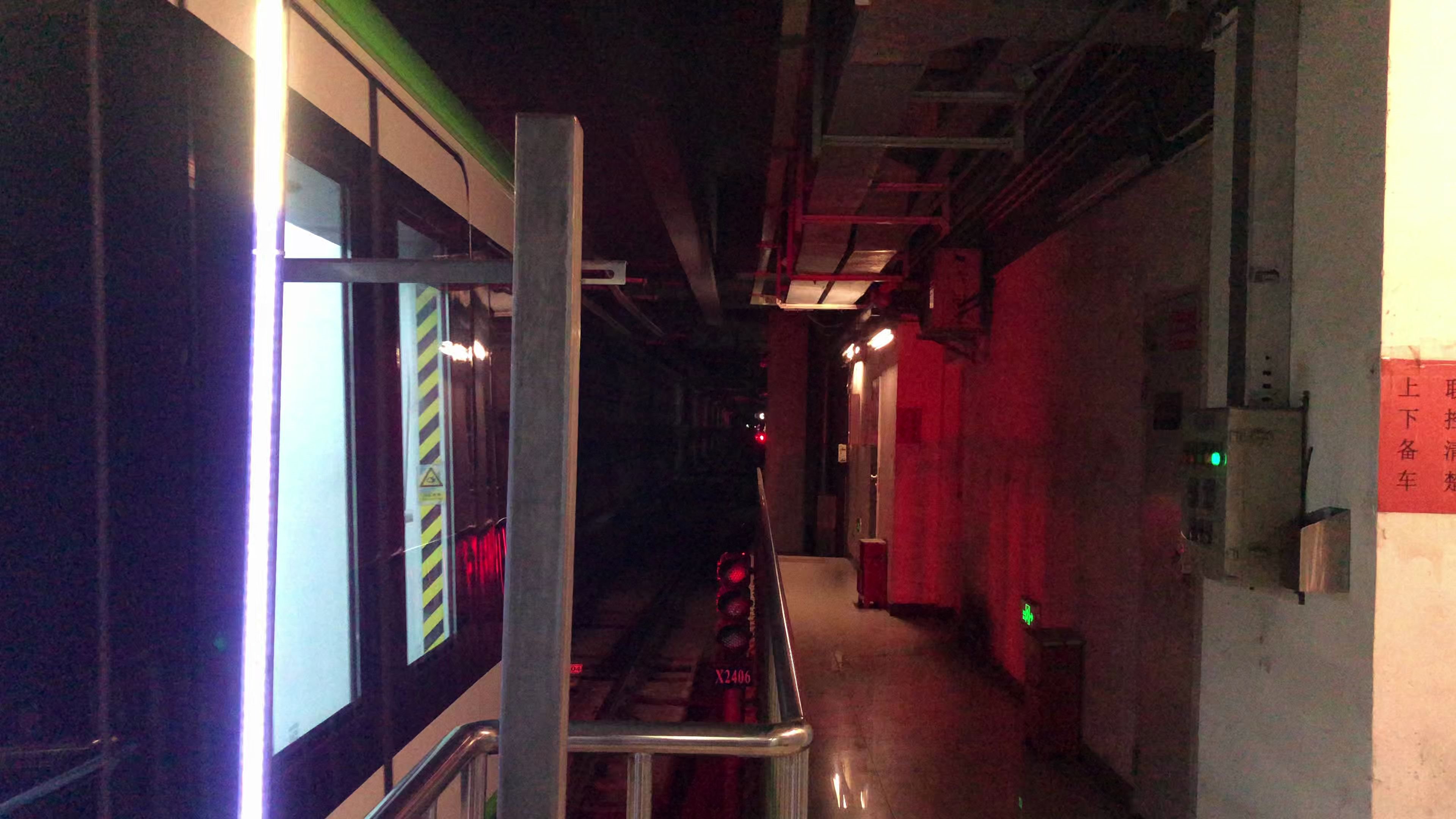 苏州地铁1号线01028号车出钟南街折返线