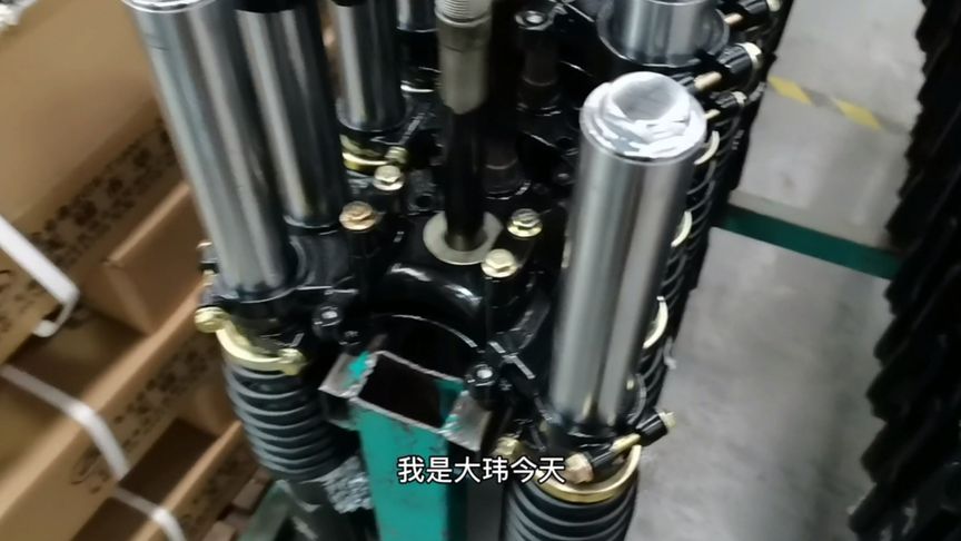 电动三轮车减震有多大,看看轮胎,质量都不错