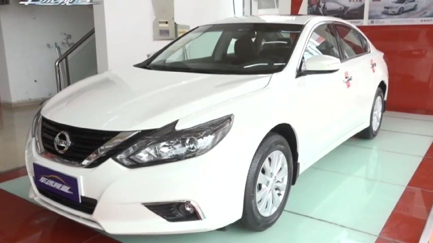 全新东风日产天籁全LED大灯组 转向灯后视镜为一体 保证驾车安全