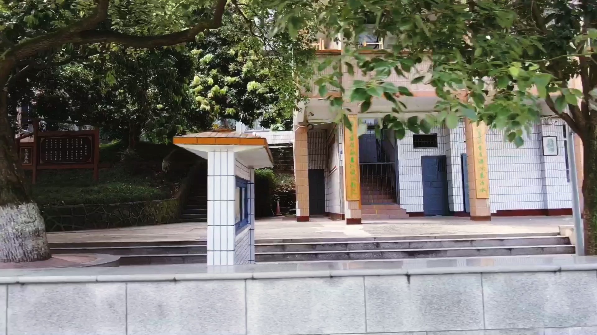 航拍学校建筑群,没有主题哈