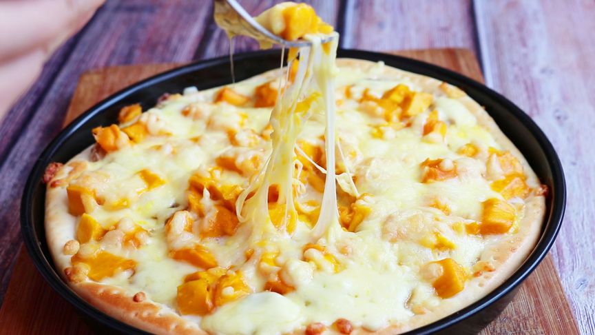 在家做水果披萨，料足味道好，花几分钟学会做法，再也不用出去买