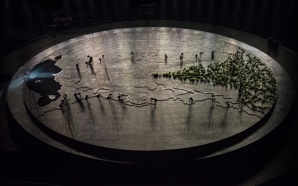 可能是目前所有运动会开幕式中最有艺术感的点火仪式