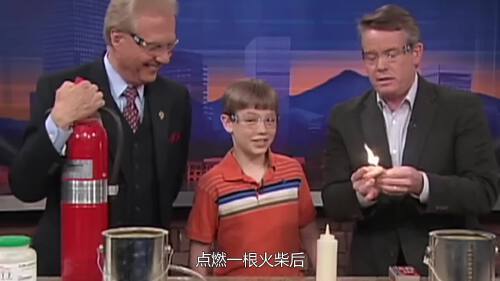 面粉也会"爆炸"?当面粉遇到明火,难得一见画面发生了