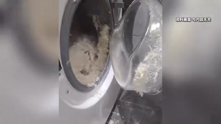 洗羽绒服会爆炸?央视:用洗衣机清洗前先浸泡打湿,推荐手洗