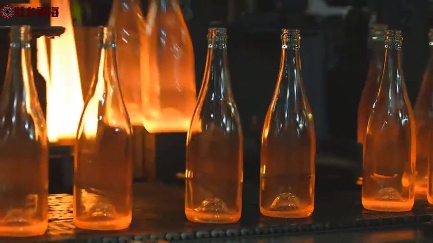 玻璃瓶怎么生产出来的?玻璃瓶生产过程
