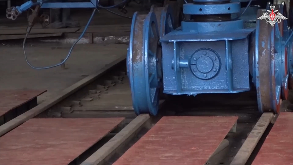 在俄罗斯国防部长主持下«哈巴罗夫斯克»号核潜艇顺利出坞