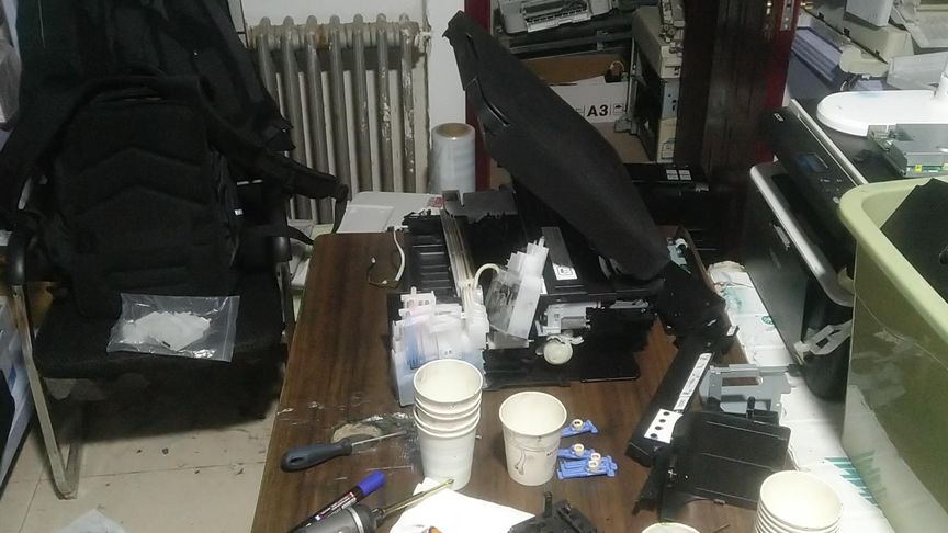 爱普生打印机更换墨仓