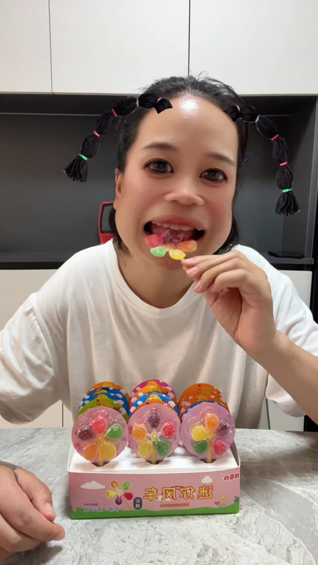 #风车糖 #吃糖果视频 #吃糖果视频大全儿童 #亲子互动 #1到3岁的动画片