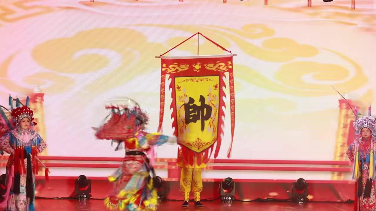 ...融合地方传统文化与现代元素,舞蹈、歌曲、非遗表演等精彩纷呈,赢得...