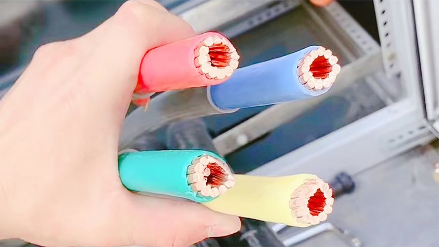 75KW电机在300米外,安装电工说最少要用95平方电线,你怎么看?