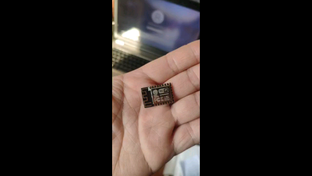 扎古的电子可动眼的手机遥控已经完成,同时也测试了esp12f的可用性,...
