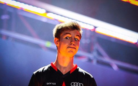 【CSGO】(已更新至第三期) 那些让解说疯狂,让观众欢呼,让职业哥...