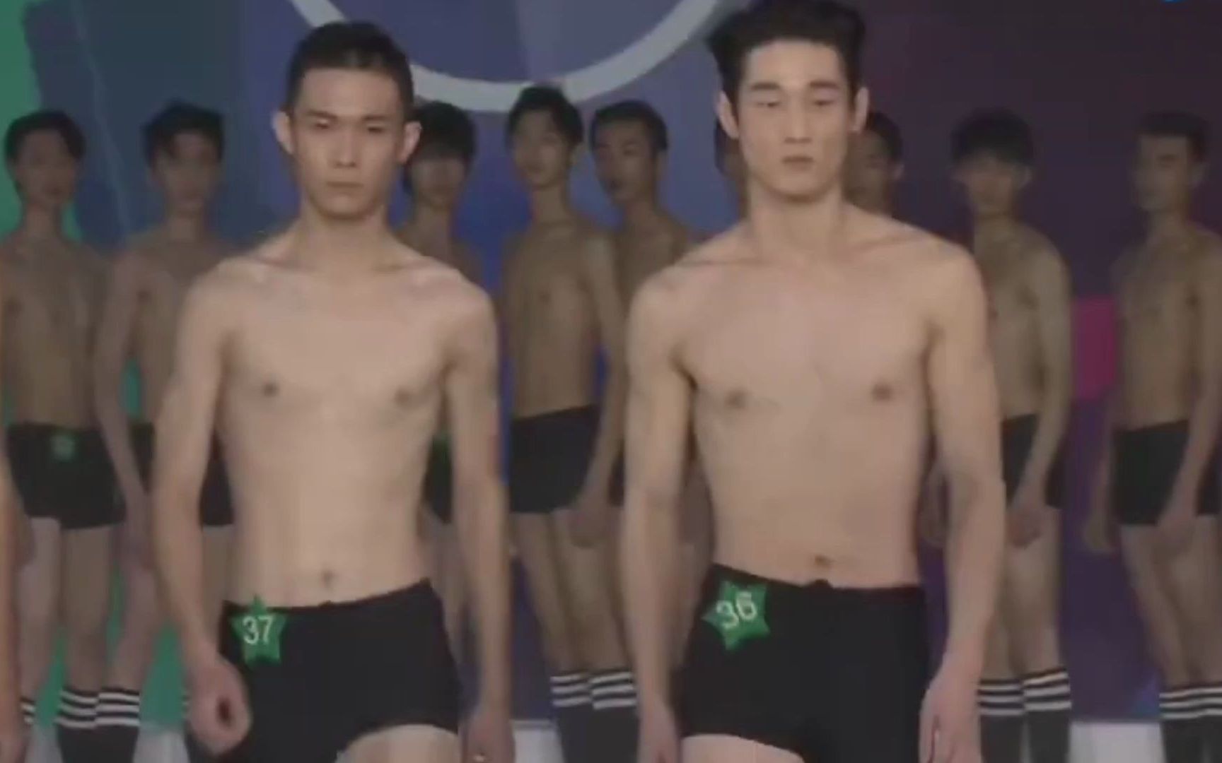 2020中国模特之星大赛男模特泳装走秀,小鲜肉刷屏