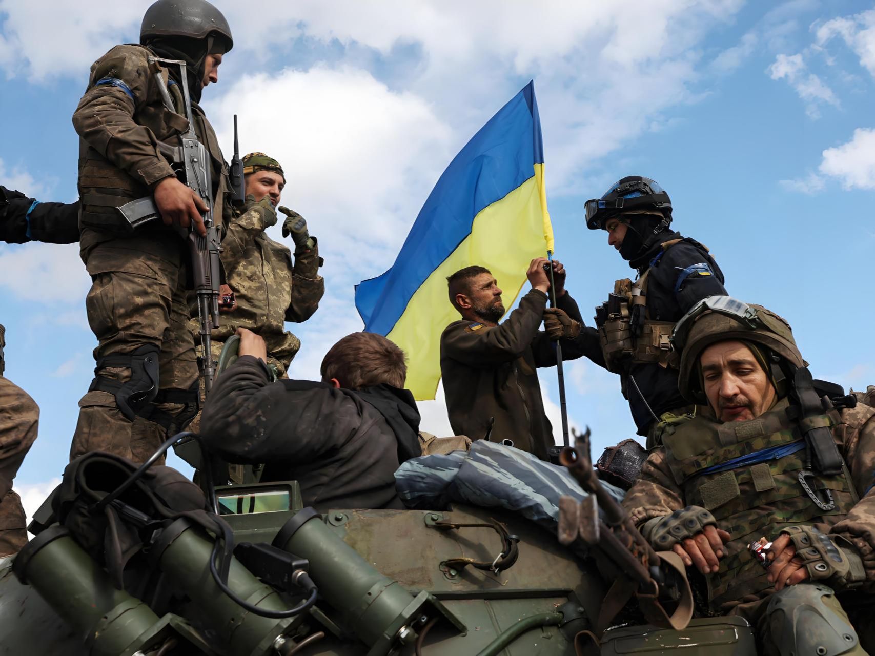 顿巴斯告急,大俄攻入红军城!乌军为何陷入进退两难了?