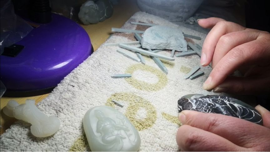 和田玉抛光打磨,有些抛光师傅后院里藏着个大桶是干什么的?