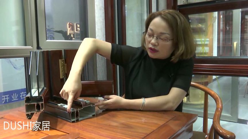 断桥铝门窗每平米1000元起步有点贵,看品牌经理现场介绍就明白了