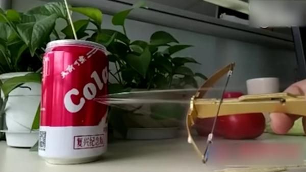“牙签弩”校园扩散:可轻松击穿可乐罐
