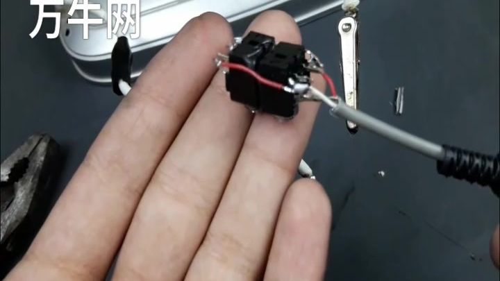 DIY教程:如何做一个DIY音频插孔分离器