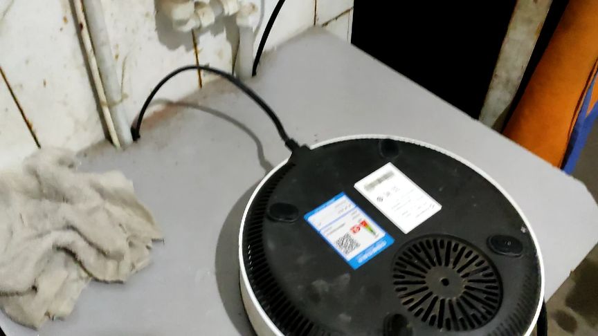 关闭电热水龙头,小米电磁炉风扇转一下,什么情况?