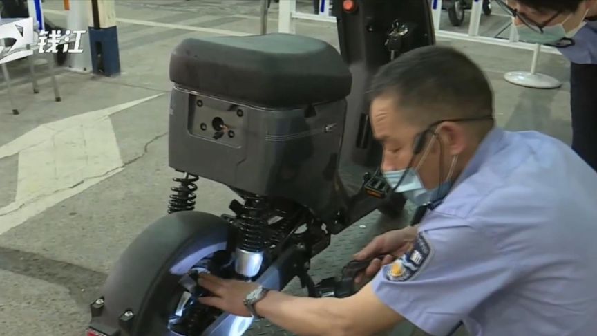 排队几个小时还办不上? 今天起杭州电动车上牌需预约