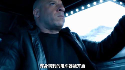 阻车器要拦住汽车,却被超级设备断掉了电