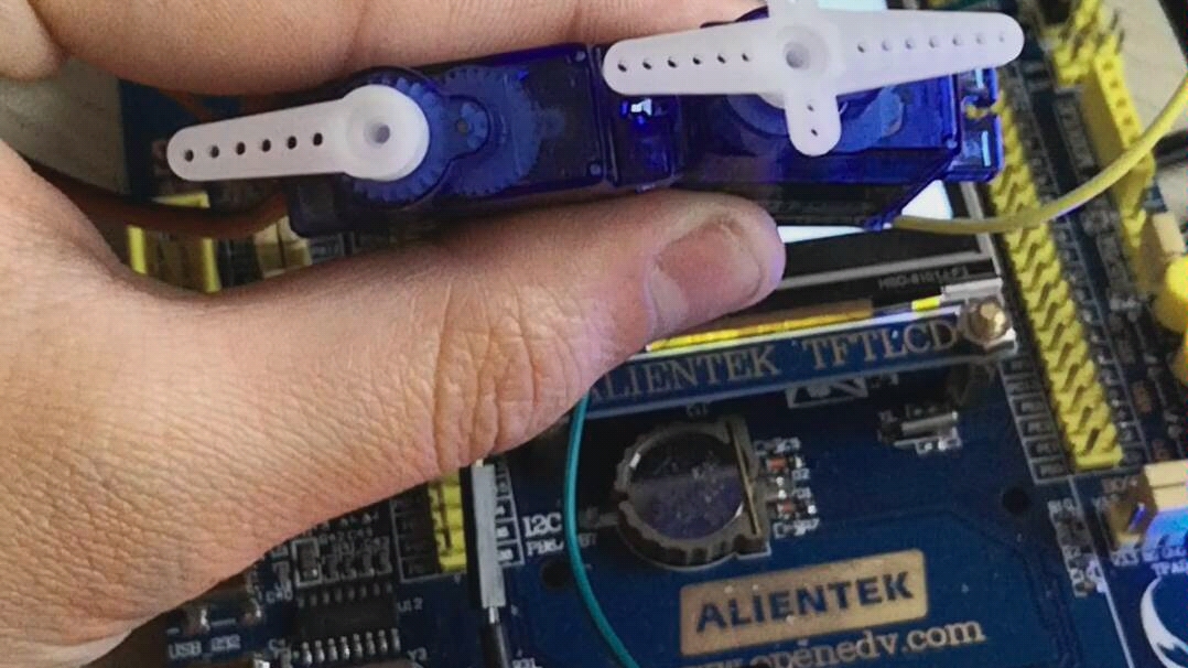 arduino控制两路小舵机