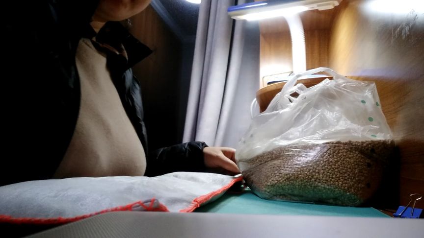 几个小时做了一个荞麦的颈椎枕头,很不错的