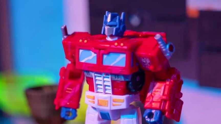 《变形金刚围城》创意定格动画