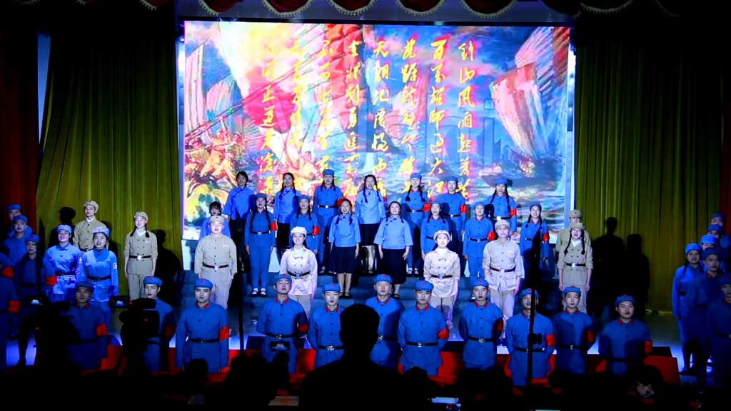 ...反动统治的覆灭日!请欣赏情景朗诵《七律·人民解放军占领南京》