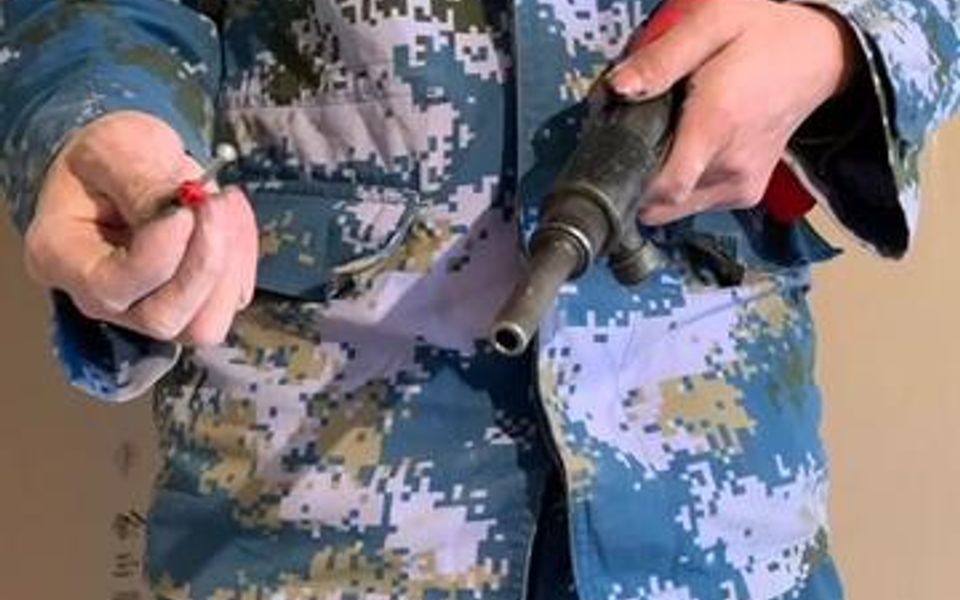 射钉枪正规使用方法