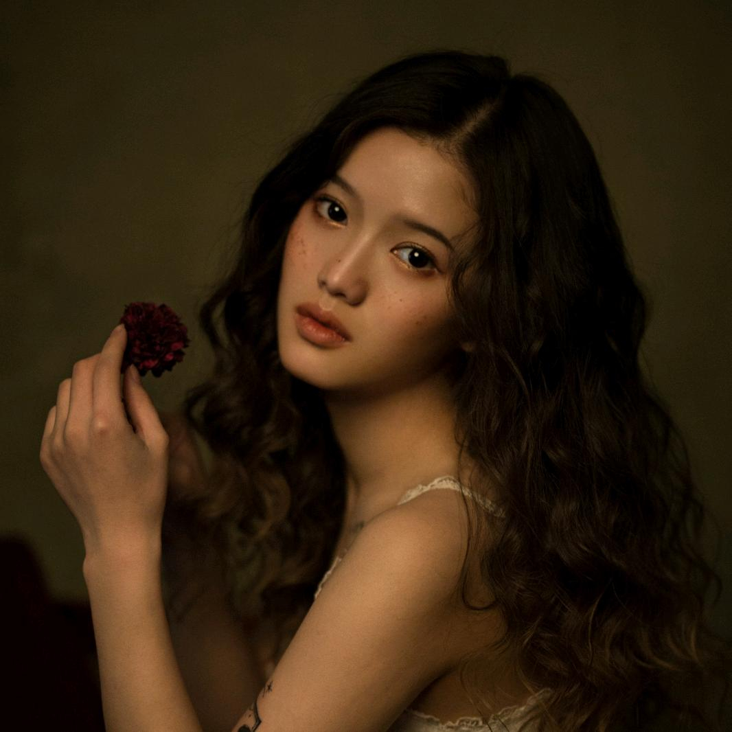 美妆师嘉梨子 