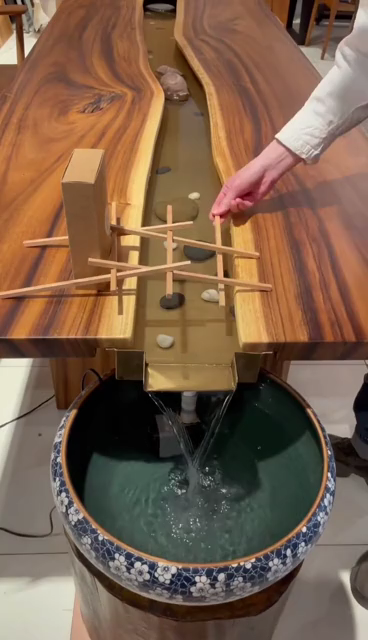 木棍搭桥,不需要桥墩的叠梁拱形桥结构,随